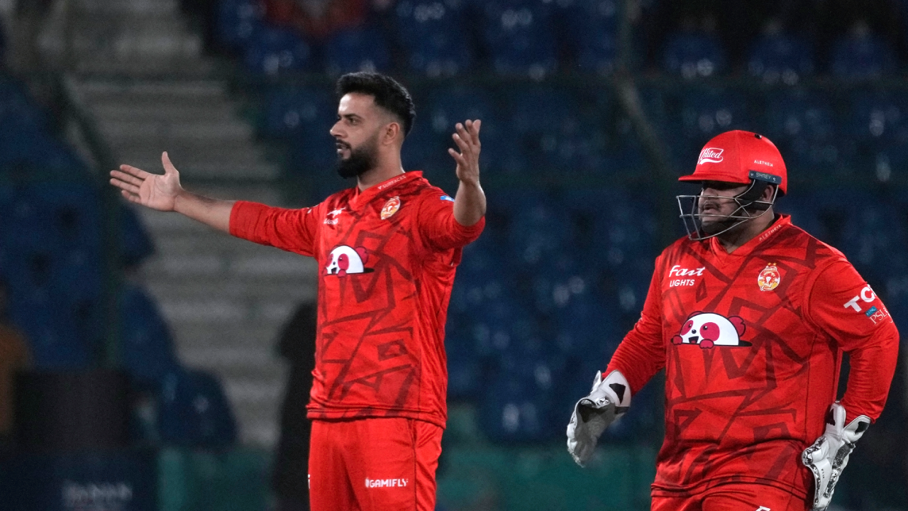 Imad Wasim Creates History; Becomes First Cricketer To Take A Five ...