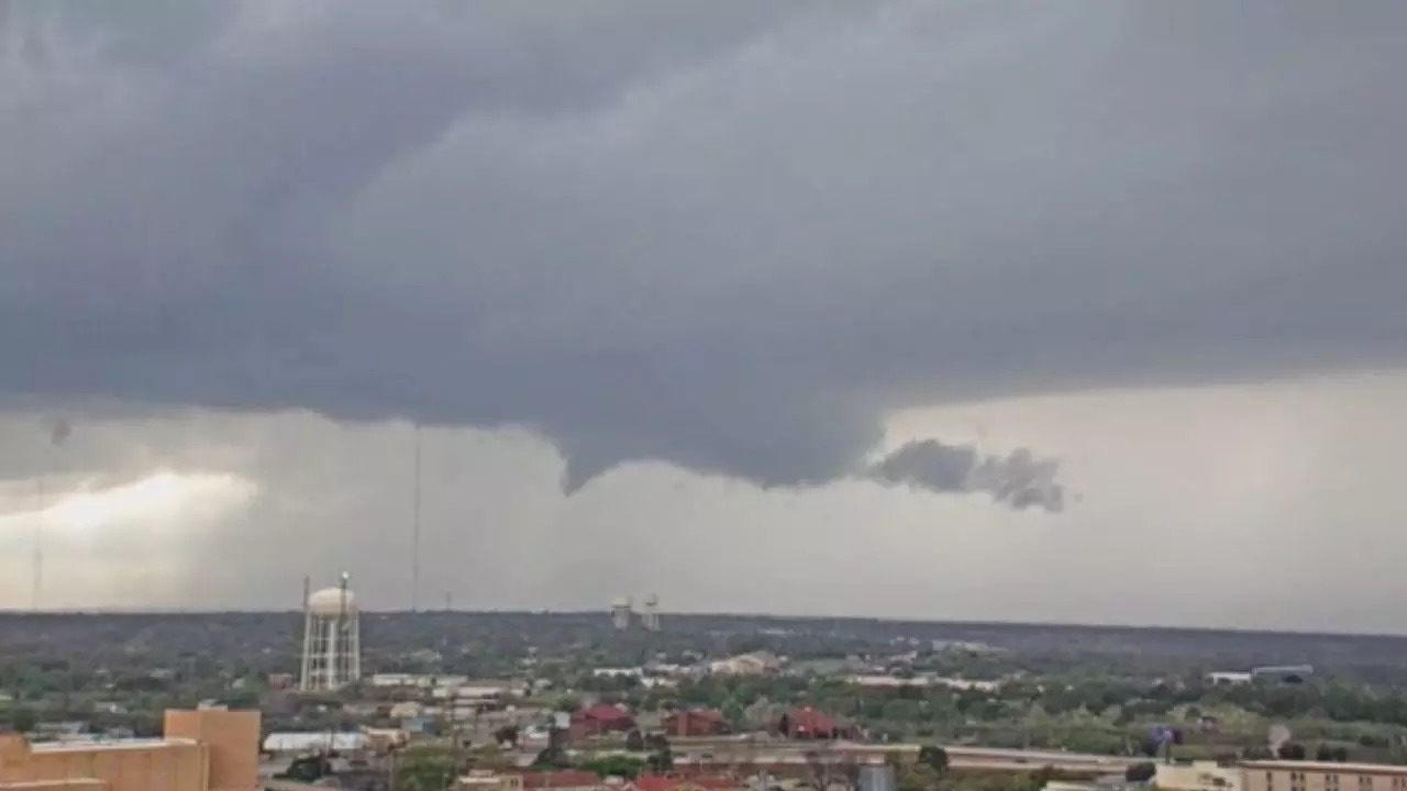 Wichita Falls Severe Weather: Videos Show Tornado-Like Thunderstorm ...