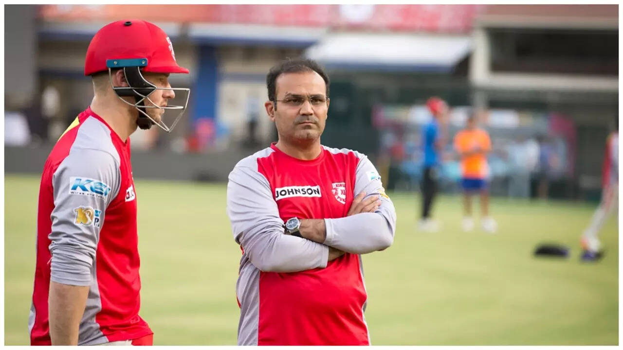 Watch "Jeet te the nahi, khel te acha the nahi" - Virender Sehwag trolls Punjab Kings on air ...