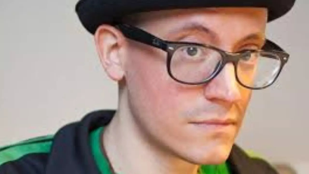 Ed Piskor: Ed Piskor Dead: Hip Hop Family Tree And Red Room Comic ...