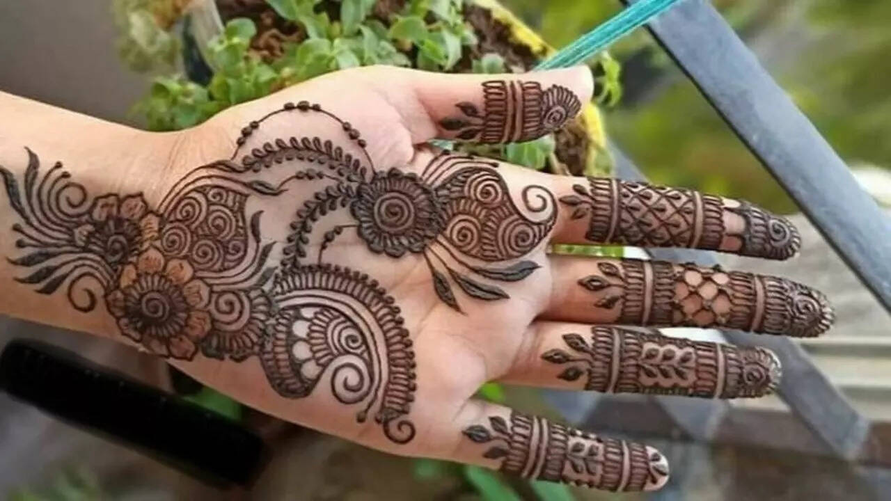 Eid Mehndi Designs 2024: 5 Must-Try Arabic Mehendi Designs For This ...