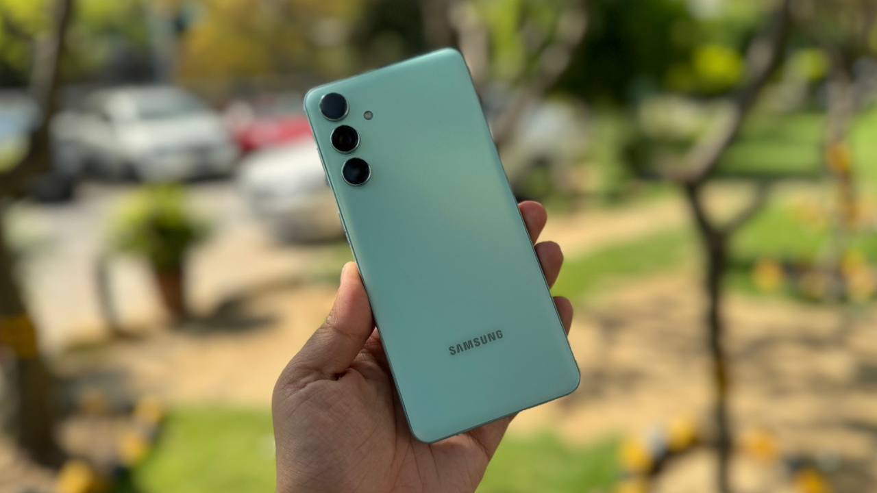 Samsung Galaxy M55 Review: 3 Reasons To Buy, 2 Reasons To Skip ...