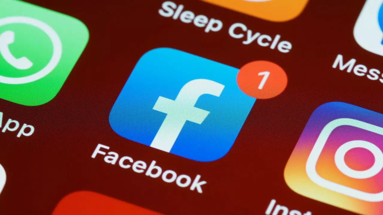 Facebook: How Fake Facebook Pages For AI Services Spreading Dangerous ...