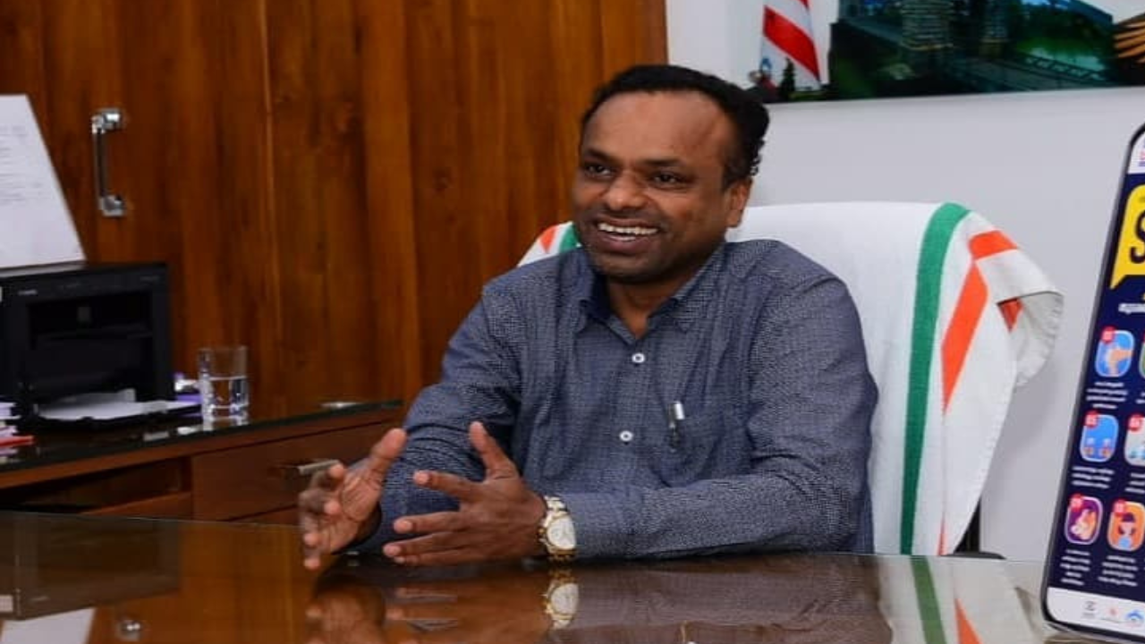 UPSC परीक्षा पास न होता हा व्यक्ती बनला IAS अधिकारी, वाचा Success Story - b abdul nasar become ...