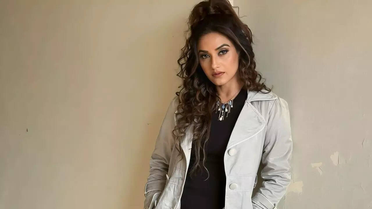 Rati Pandey Says She is not Comfortable Doing Bold, Intimate Scenes ...