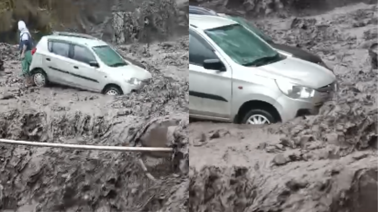 Flash Floods Hit North Kashmir's Nambla Uri Area, Several Vehicles ...