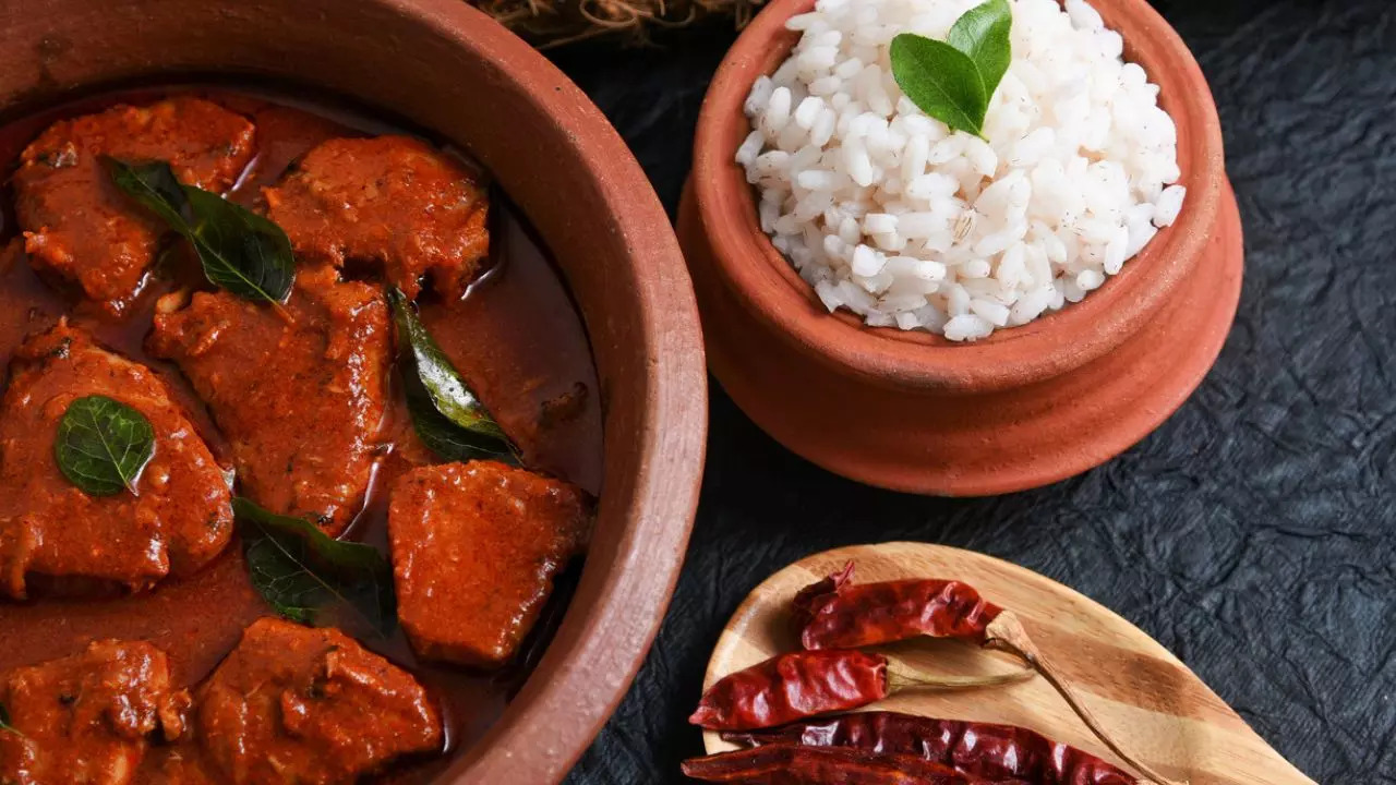 8 Most Delicious Curries From Western India From Kadhi To Xacuti That ...