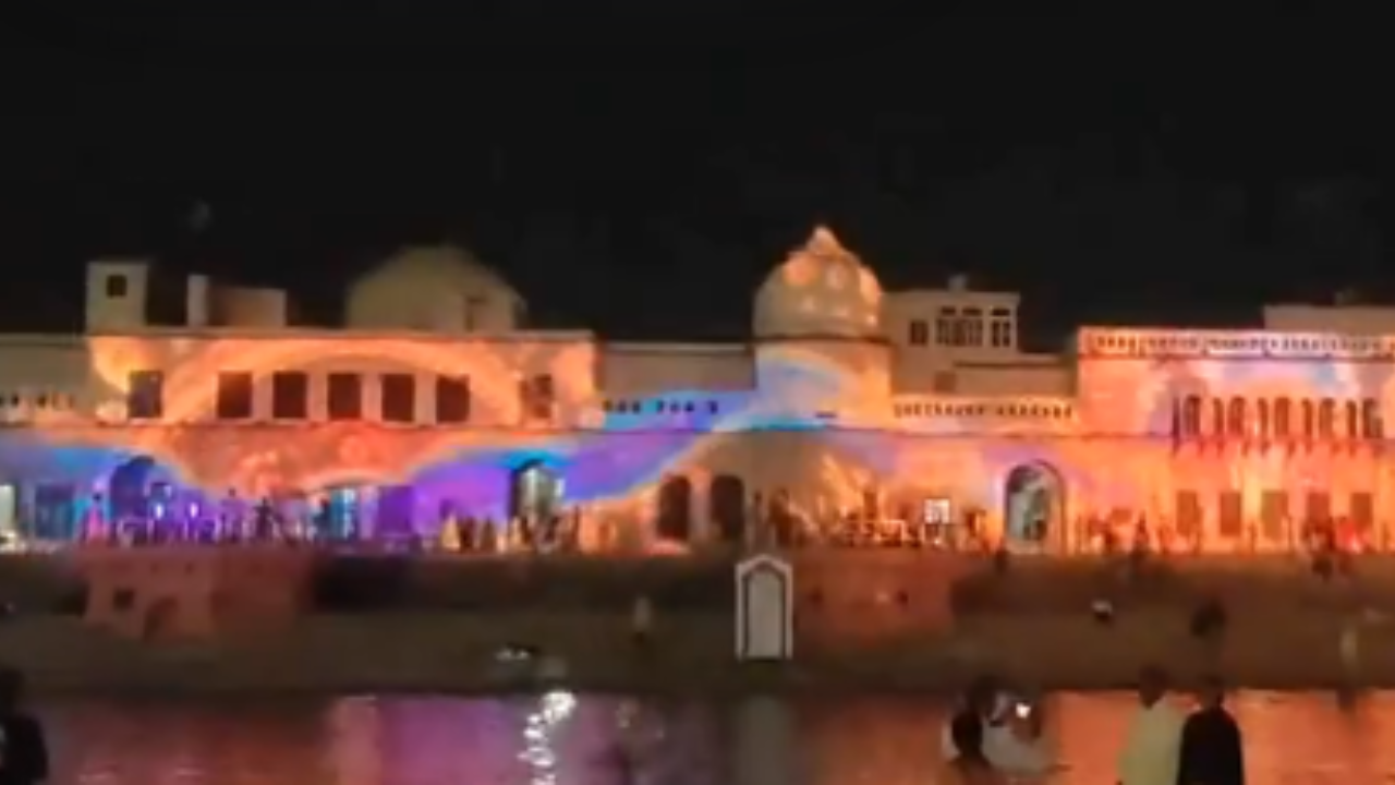 Ayodhya: Devotees Enjoy Light Show At Ram Mandir Ahead of Ram Navami ...