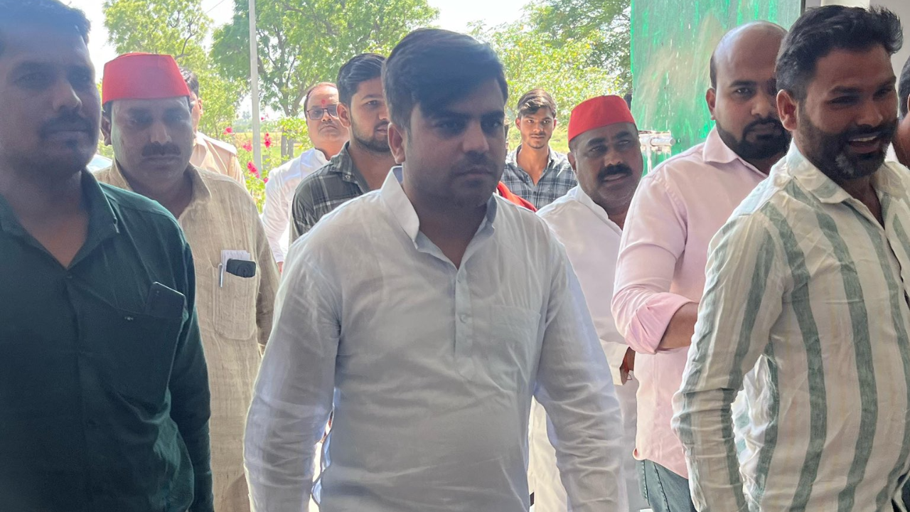 Who Is Tej Pratap Singh? ex-MP From Mainpuri And Samajwadi Party's Candidate From Kannauj Lok ...
