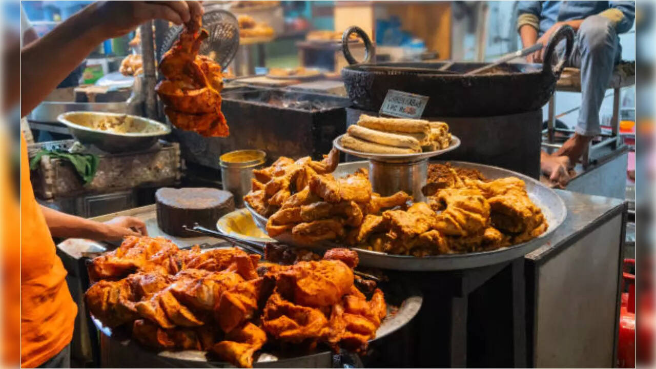 Best Street Food Places in Hyderabad: 7 Best Restaurants to Try Street ...