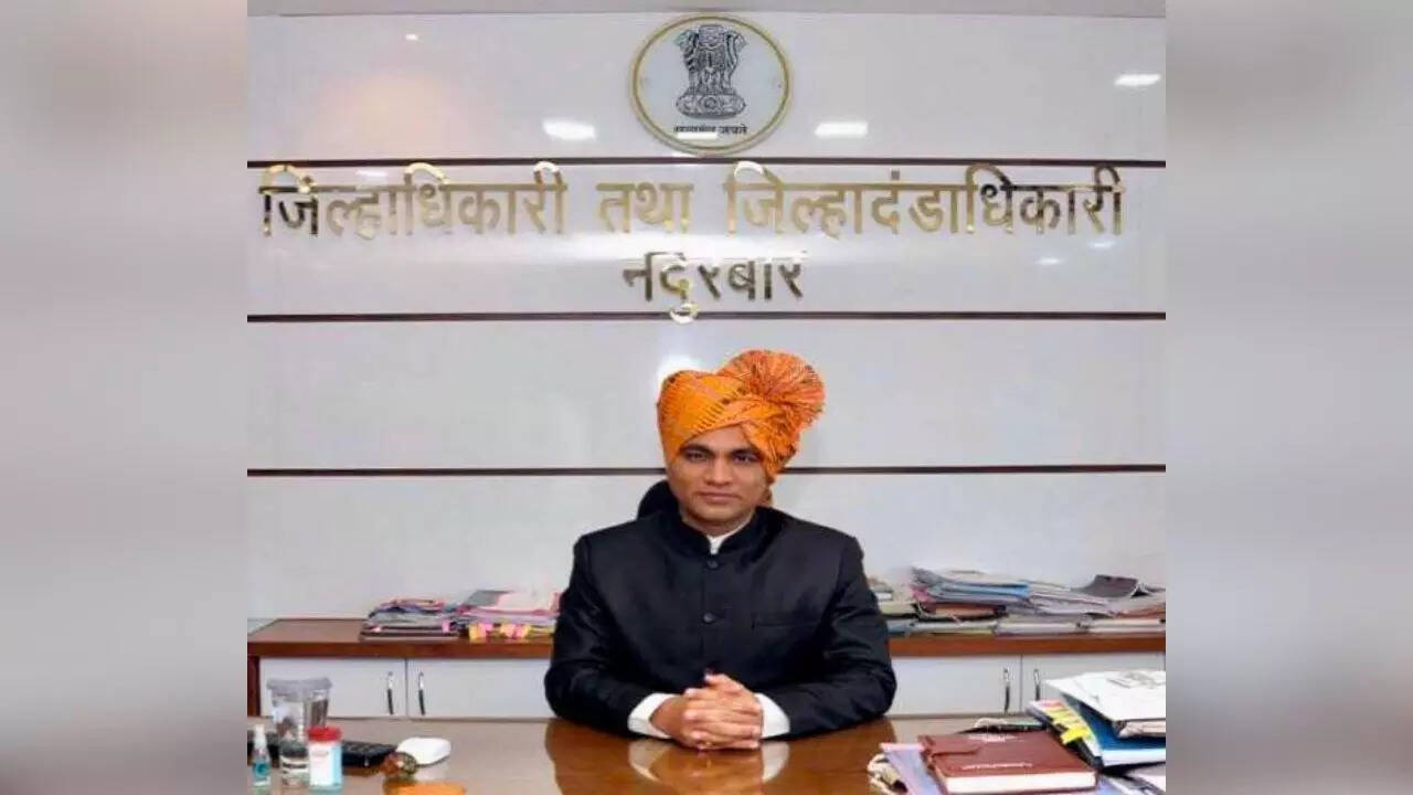 Success Story: आईनं दारू विकून मुलाला शिकवलं; मुलानं कष्टाचं चीज करत ...