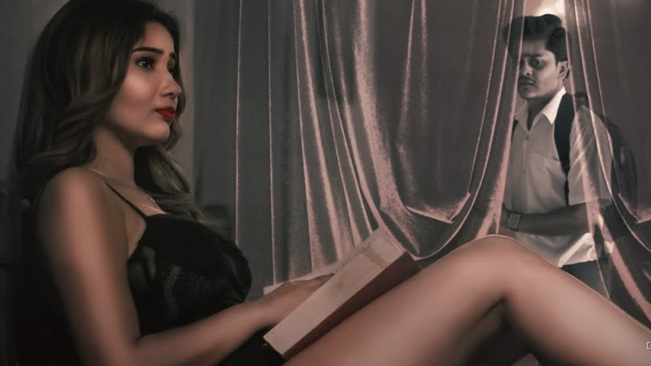 Rosy Ma'am I Love You Movie Review: Intense Infatuation Turns Into Crazy Obsession In Ajay ...