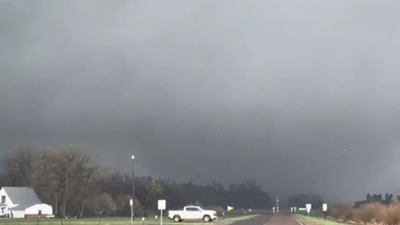 Nebraska Tornado: Twisters Spotted In Farwell, Cotesfield, Elba And ...