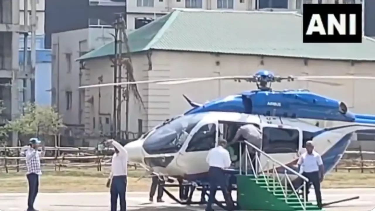 Mamata Banerjee Slips And Falls While Boarding Helicopter During Lok Sabha Elections Campaign ...