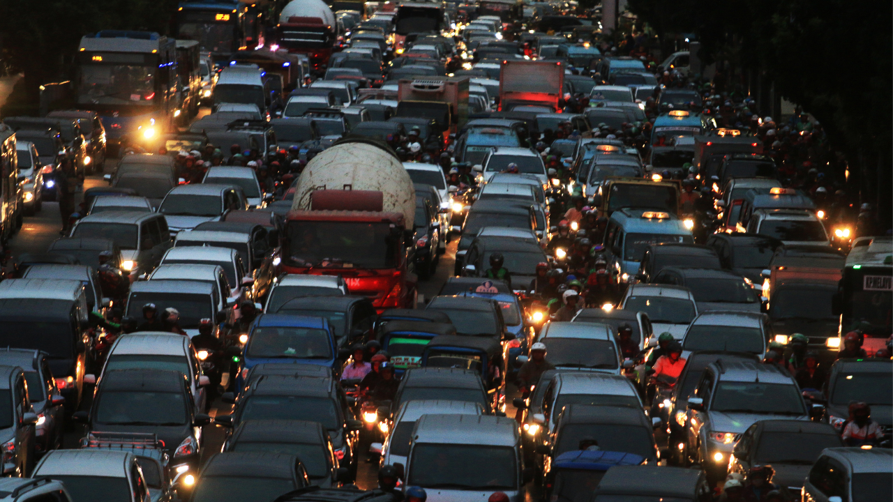 Noida: Despite Parthala Flyover, Traffic Around Gaur Chowk Remains A ...