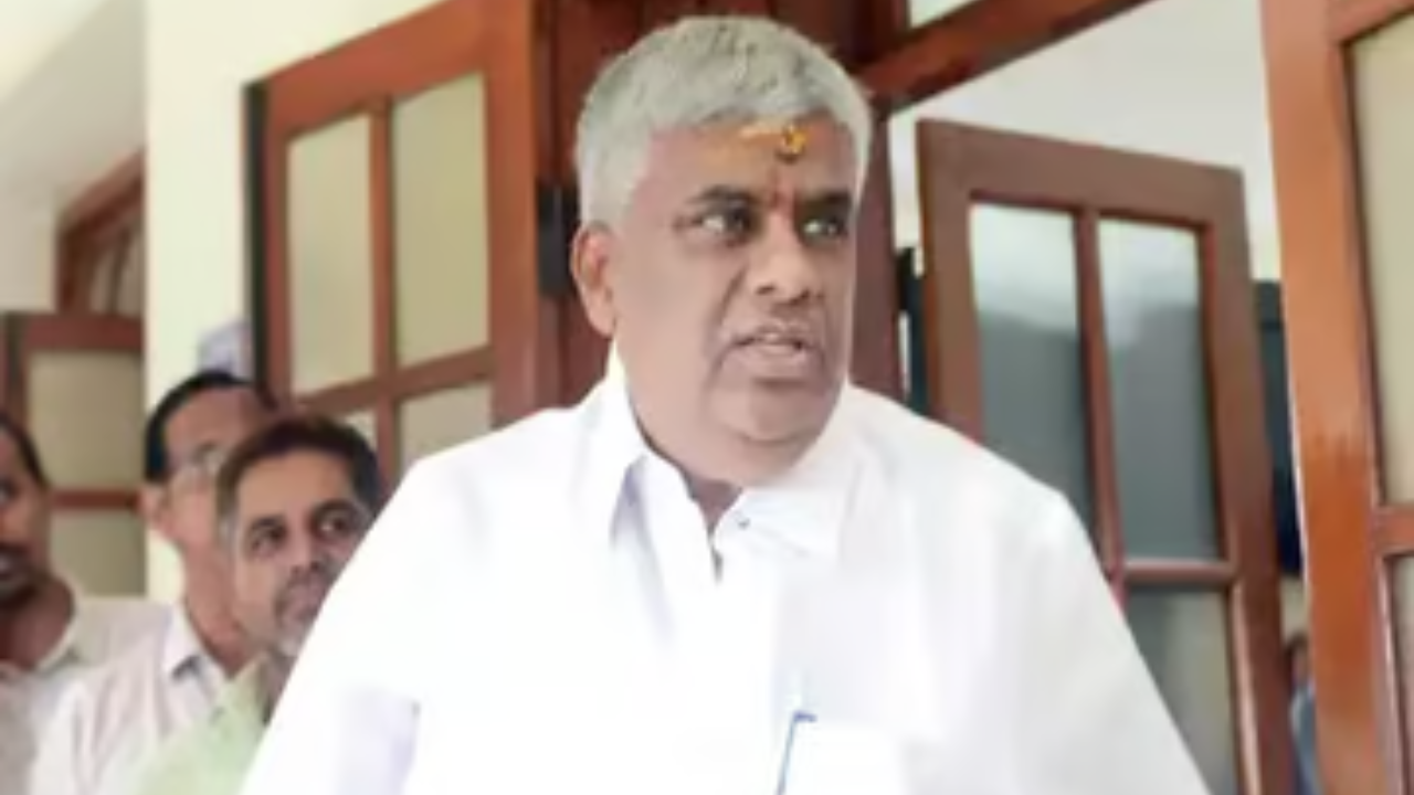 Prajwal Revanna Sex Tape Row: One Of The Victims 'Kidnapped', FIR ...