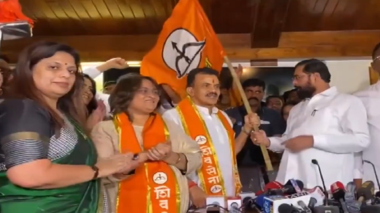 संजय निरुपमांची 19 वर्षांनी घरवापसी; काँग्रेसचा हात सोडून निरुपम पुन्हा शिवसेनेत - sanjay ...