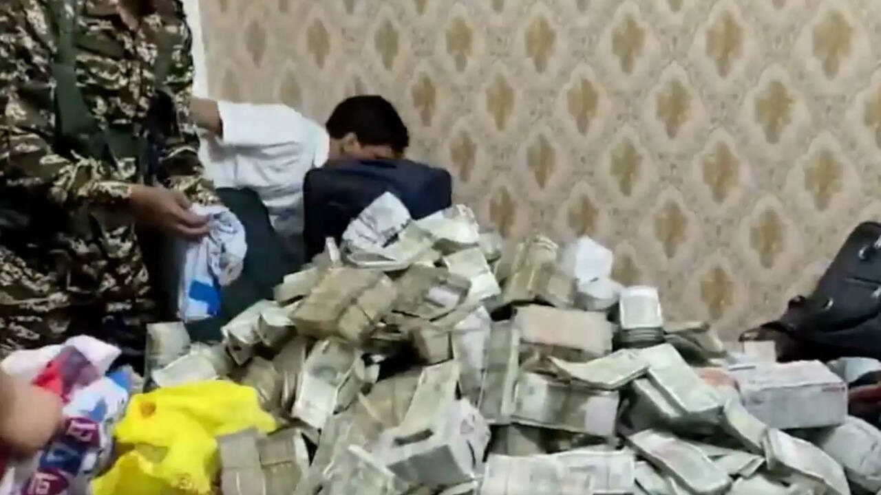 ED Raid in Ranchi: ED Raid on Jharkhand Ministers Secretary House ...