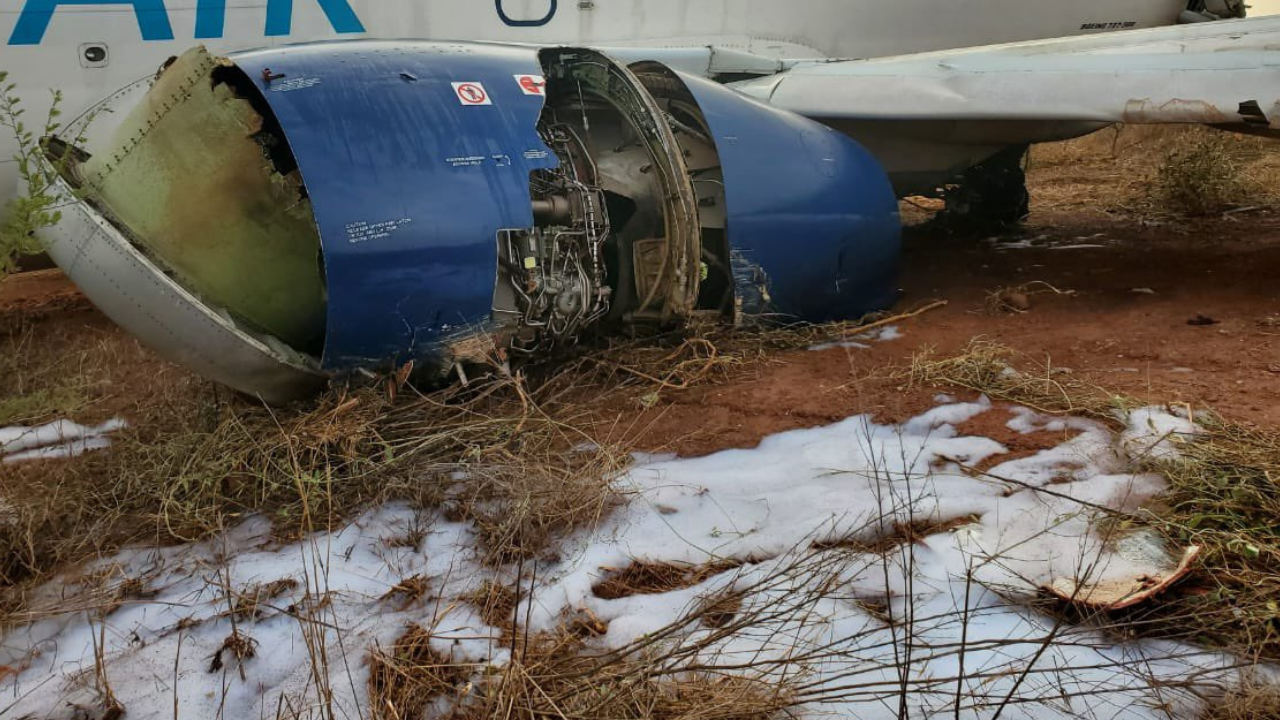 Boeing 737 Plane Catches Fire, Skids Off Runway In Senegal| VIDEO ...