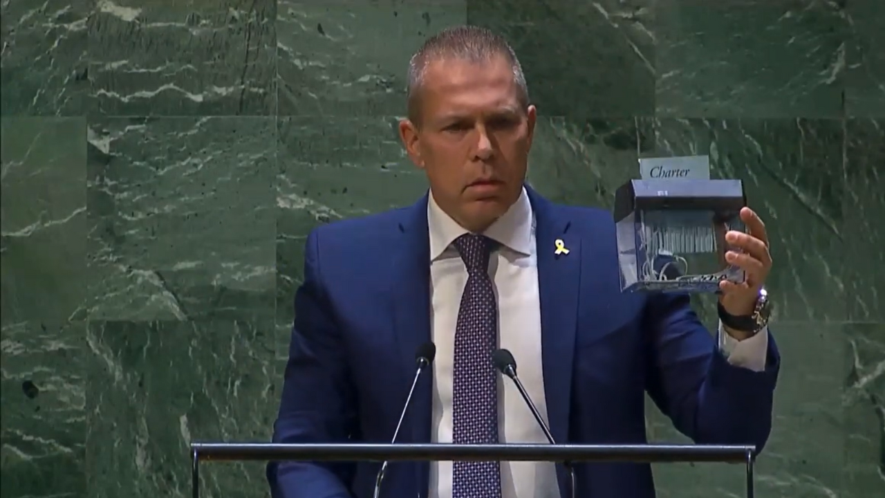 VIDEO: Israel Envoy Shreds UN Charter Over Palestine Membership Vote ... VIDEO: Israel Envoy Shreds UN Charter Over Palestine Membership Vote ...