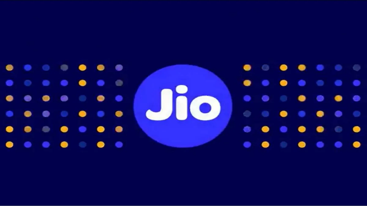 Jio चा Recharge Plan, 11 महिने निश्चिंत व्हा, 895 रुपयात मिळणार Unlimited Calling, Data आणि बरंच ...