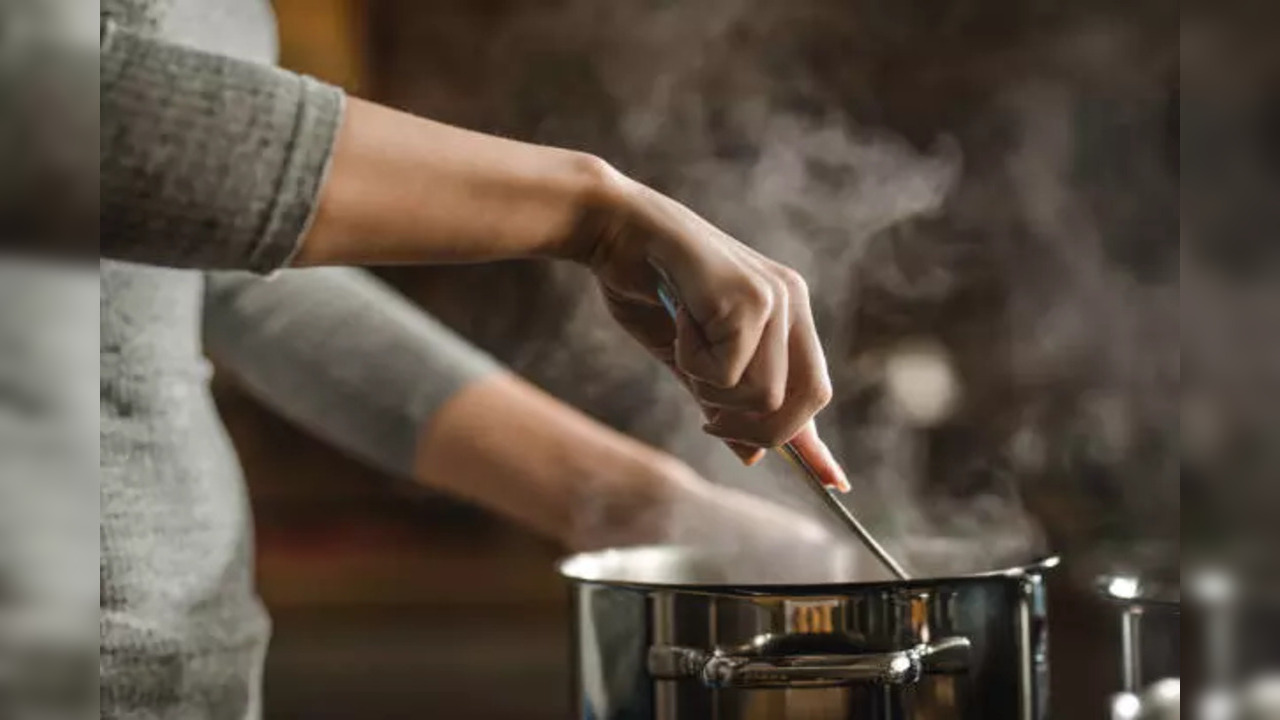 Reheating Foods: Do You Reheat Meals Often? Here’s Why You Should Not ...