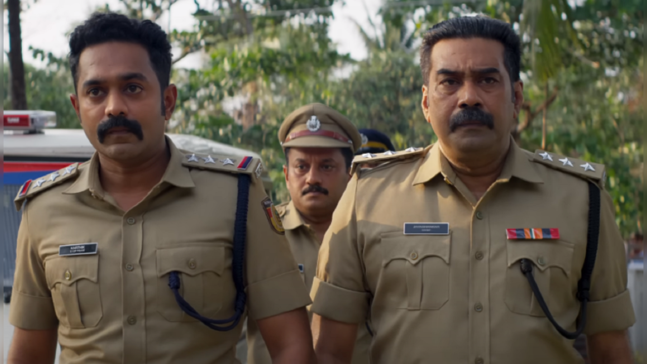 Asif Ali, Biju Menon Lock Horns In Thalavan Trailer | Times Now