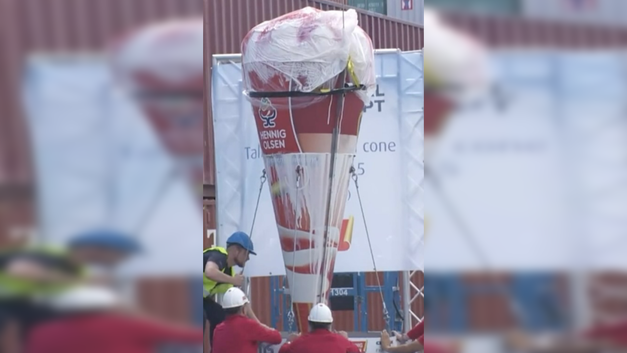 World's Tallest Ice Cream Cone Sets New Record in Norway: Guinness ...