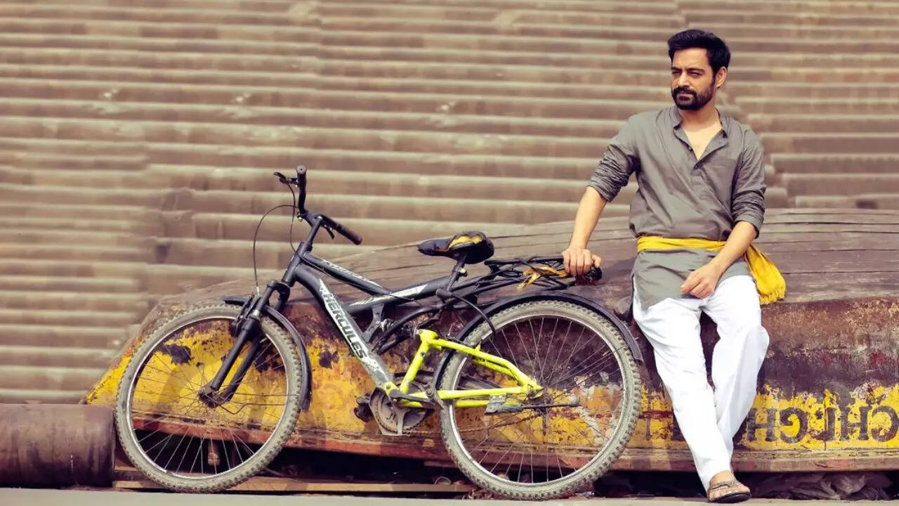 Barah By Barah | Gyanendra Tripathi On How Barah By Barah Blurs Line ...