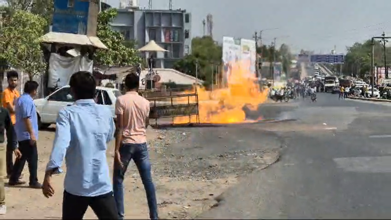 VIDEO: Sabarmati Gas Pipeline Catches Fire In Gujarat, Major Accident ...