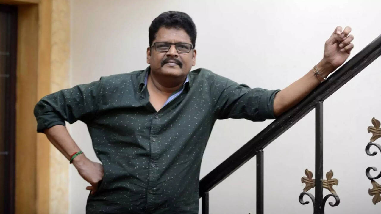 கே.எஸ்.ரவிக்குமாரின் மகள் இவ்ளோ அழகா இருப்பாங்களா.. ஹீரோயினாவே ...