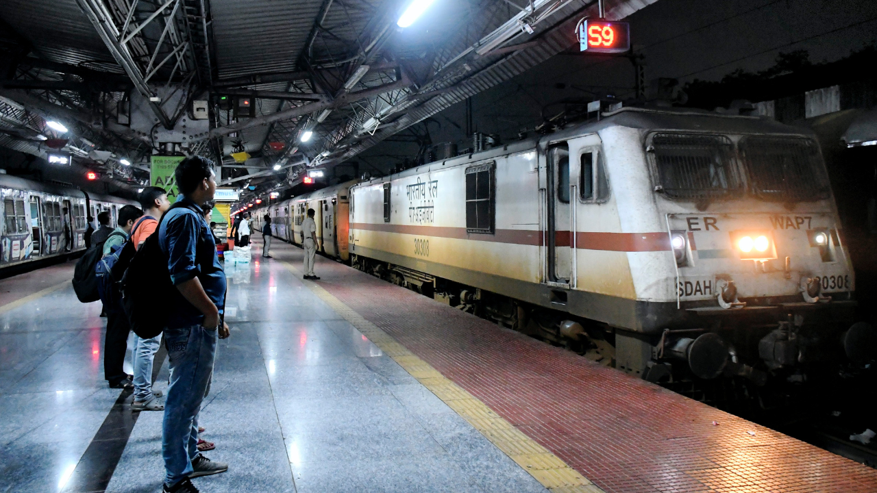 20 Hours After Kanchanjunga Express Accident, Operations Resume At ...