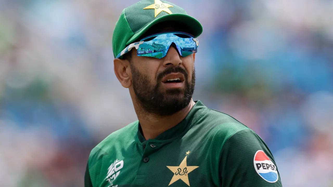 After Haris Rauf's Explosive Outburst, Mohammad Hafeez Comes Out in ...