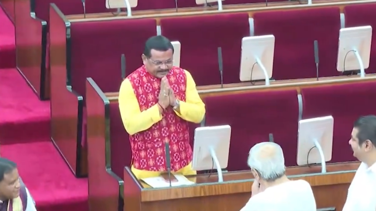 VIDEO: ‘Oh, You Defeated Me,’ Says Naveen Patnaik To BJP MLA In State ...