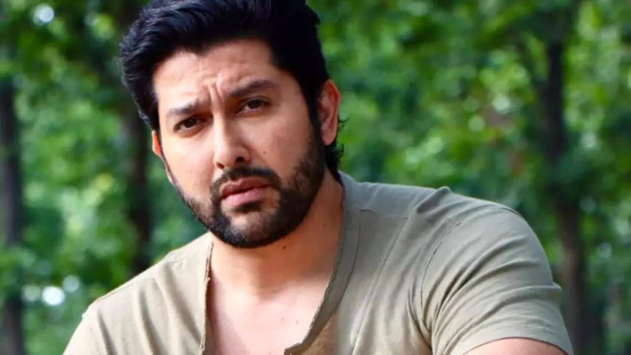 Aftab Shivdasani Celebrates 46th Birthday On Kasur Sets, Reveals 'We've ...