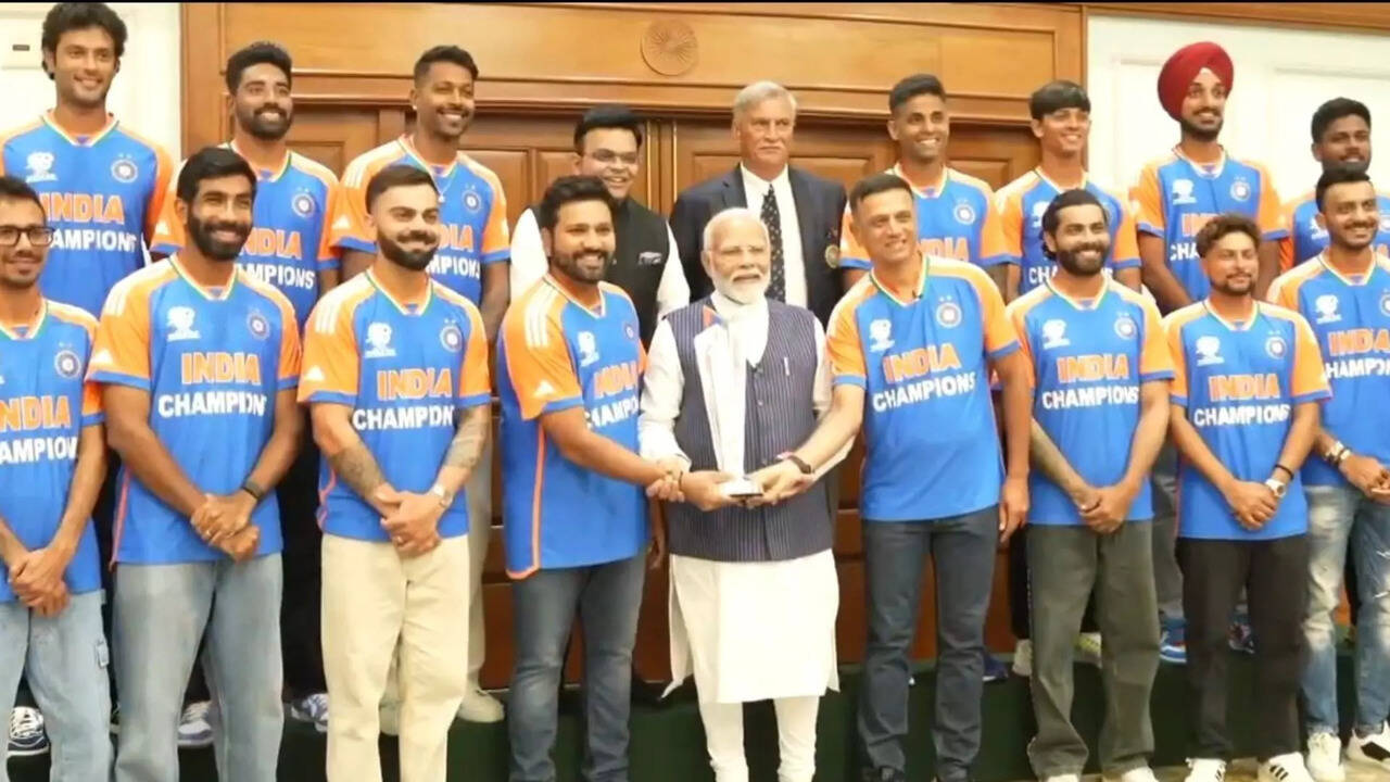 Team India:ಪ್ರಧಾನಿ ಭೇಟಿಯಾದ ಟೀಂ ಇಂಡಿಯಾ ಪ್ಲೇಯರ್ಸ್‌, ಚಾಂಪಿಯನ್ಸ್‌ ಜೊತೆ ಮೋದಿ ...