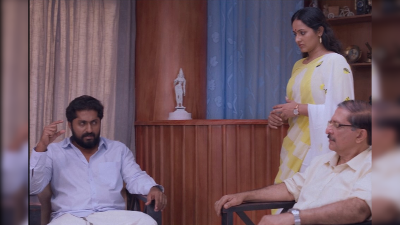 Dhyan Sreenivasan Recreates His Father's Iconic Scene From 1991 Film ...