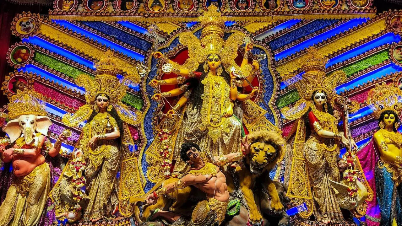 Sreebhumi Durga Puja Theme 2024: জল্পনার অবসান! শ্রীভূমির এবারের ...