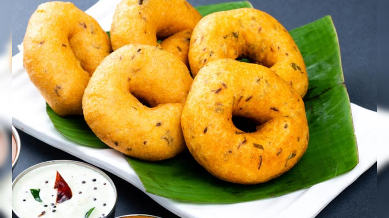 Oil Free Medu Vada: असा करा तेल न वापरता कुरकुरीत मेदू वडा, नोट करा ...