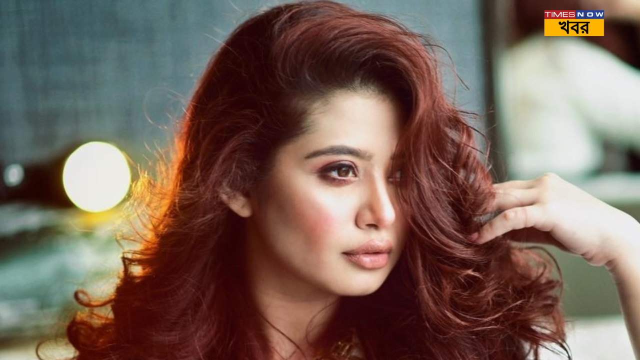 Ena Saha: বিকিনি পরে দুবাইয়ের বিচে এনার জলকেলি, নায়িকার ভিডিয়ো দেখেই ...