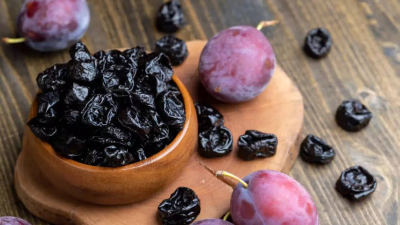 Health Benefits of Prunes: From Reducing Cholesterol to Preventing ...