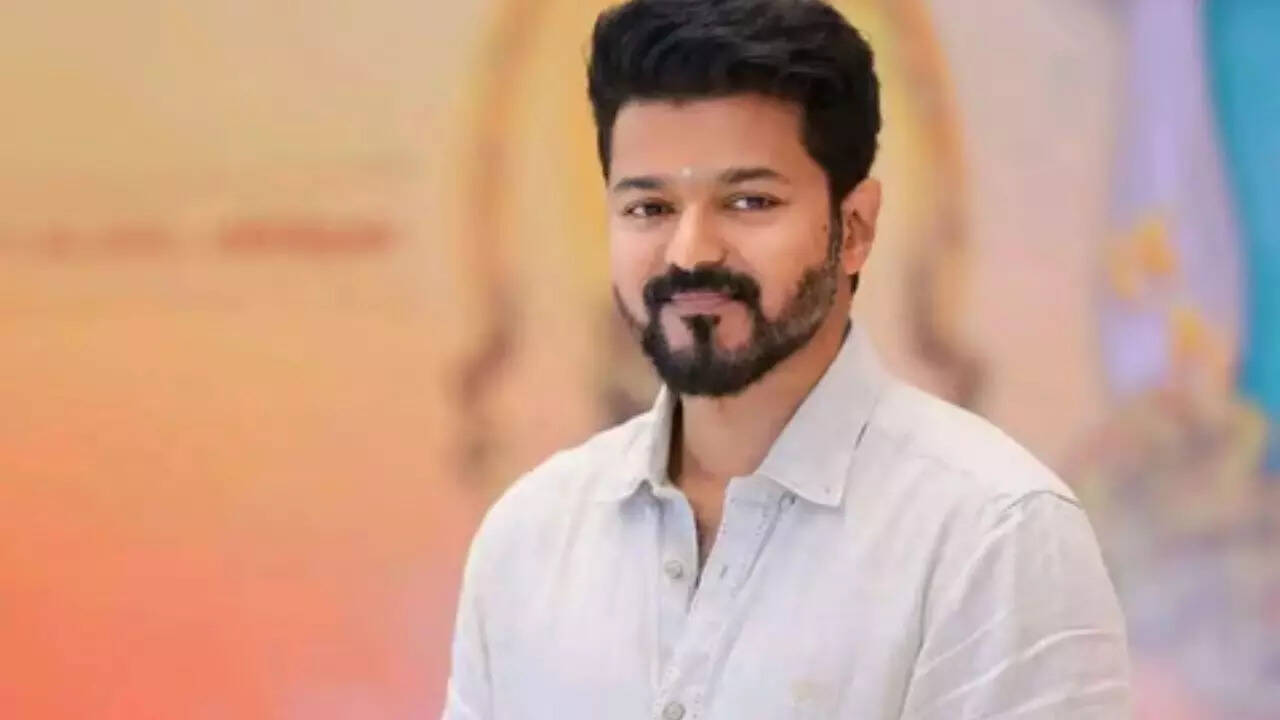 TVK Party Flag: த.வெ.க கொடியை இன்று அறிமுகம் செய்கிறார் விஜய் ...