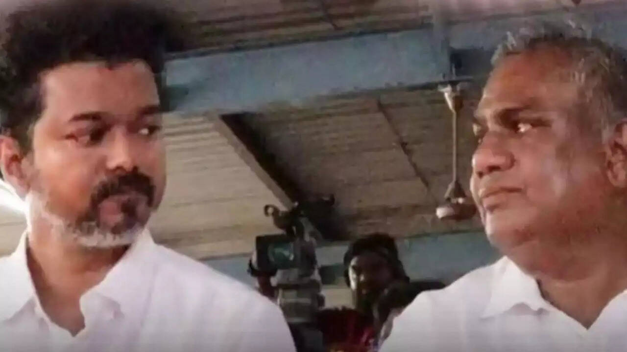 Bussy Anand: தவெக கொடி விழாவில் கண்ணீர் விட்டு தேம்பி அழுத புஸ்ஸி ...