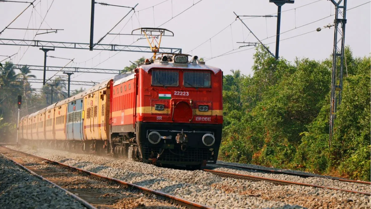 Railway Chain Pulling Rules: रेल्वेची चेन पुलिंग केली तरी होणार नाही शिक्षा, फक्त लक्षात ठेवा ...