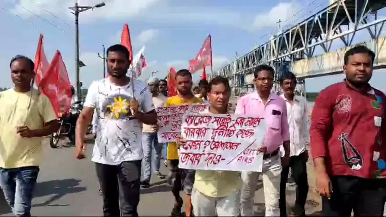 Durgapur CPIM Protest: বেহাল দুর্গাপুর ব্যরেজের রাস্তা, সংস্কারের ...