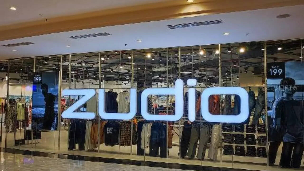 Why Is Zudio So Cheap: झूडिओमध्ये एवढे स्वस्त कपडे का मिळतात, कधी विचार ...