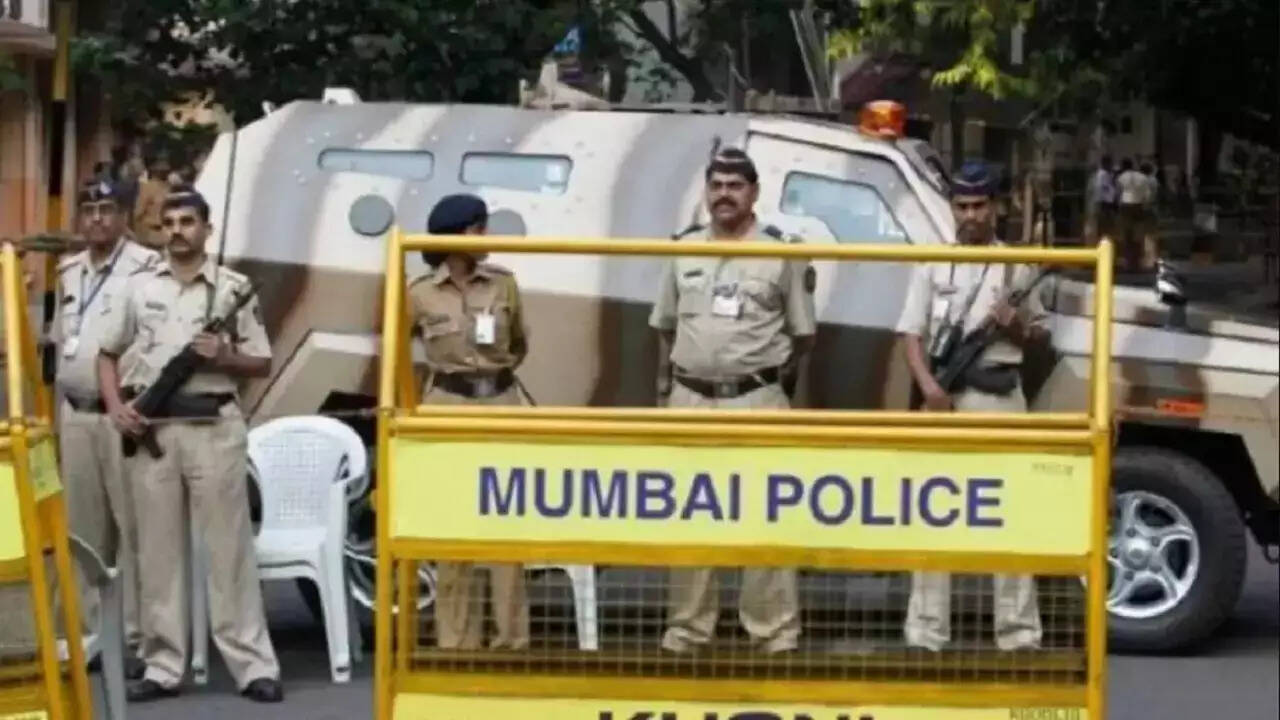 High Alert In Mumbai: मुंबई दहशतवाद्यांच्या निशाण्यावर, शहरात हायअलर्ट ...