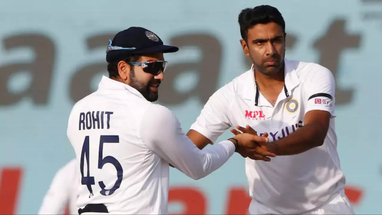 'Comfortable In His Skin': Sunil Gavaskar Lauds Rohit Sharma For Acknowledging Ravichandran ...