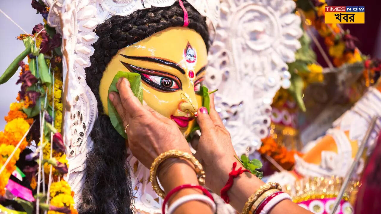 Vastu Tips For Durga Puja: দুর্গাপুজোর সময়ে ঘরে এই জিনিসগুলি করুন! ঘরে থাকবে মা দুর্গার ...