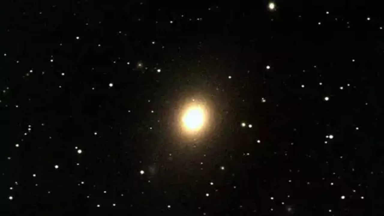 6 Breathtaking Images Of Largest Galaxies In Space Captured By NASA